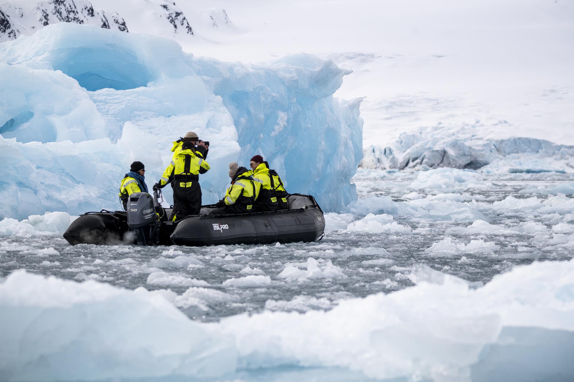 Arctic last places available 2023 – Micro-Cruising